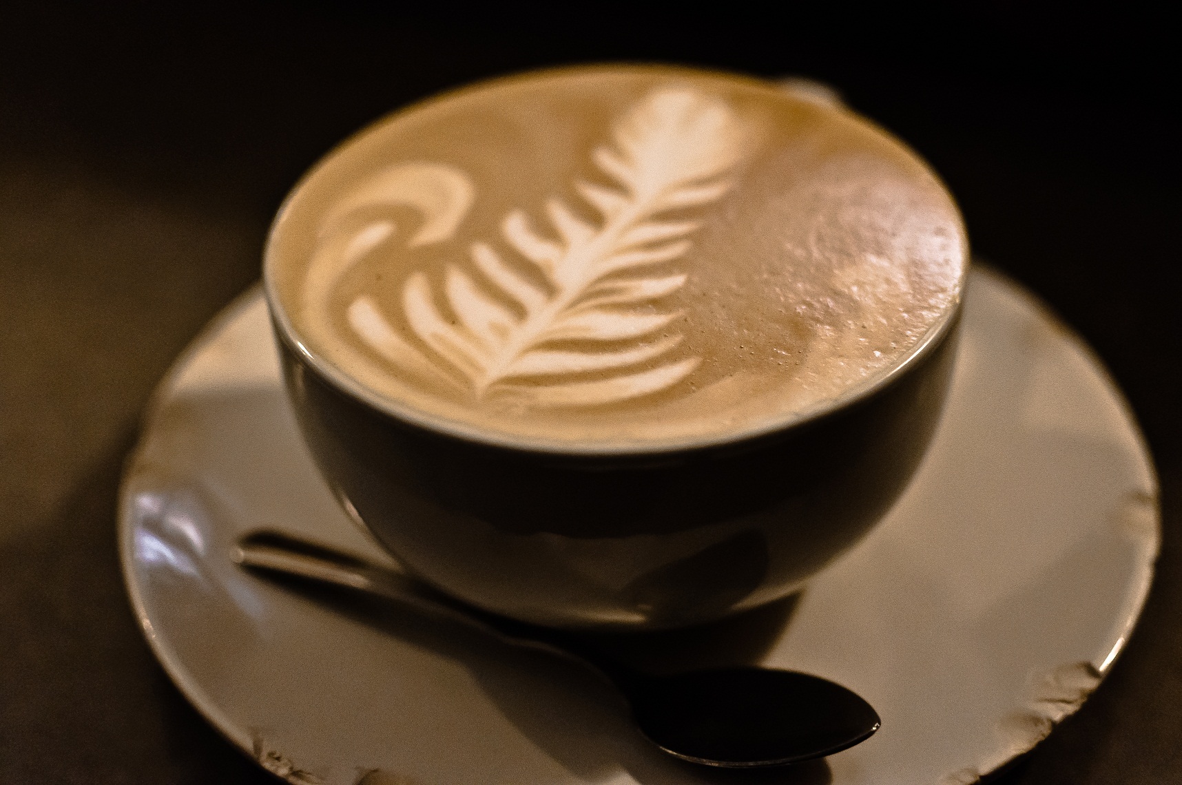 How to Capture Better Photos of Your Latte - The Phoblographer