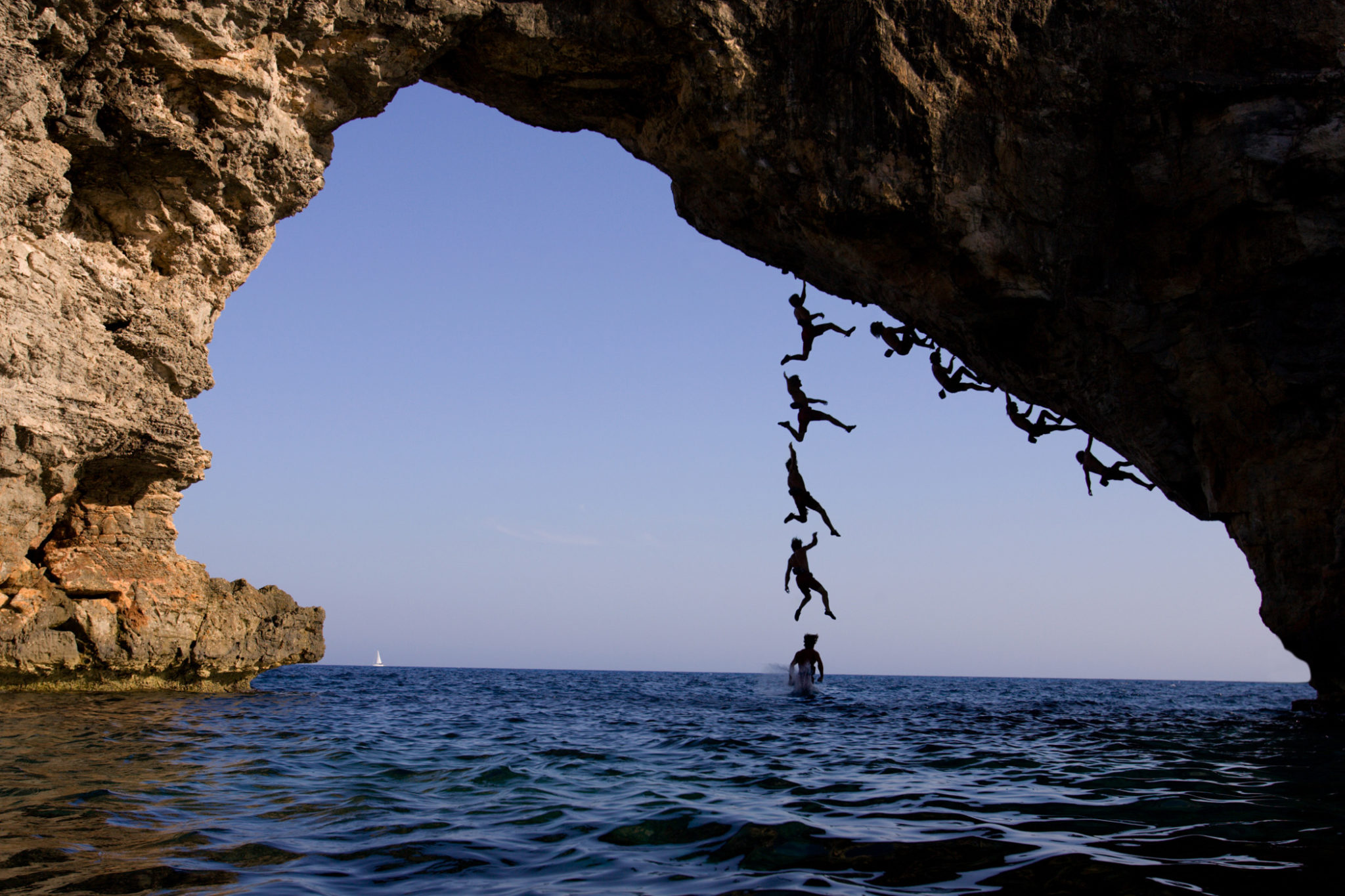Chris Sharma rock climbing / deep water soloing on The Arch, his ...