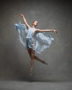 Collaborating with Dancers in the Studio as a Photographer