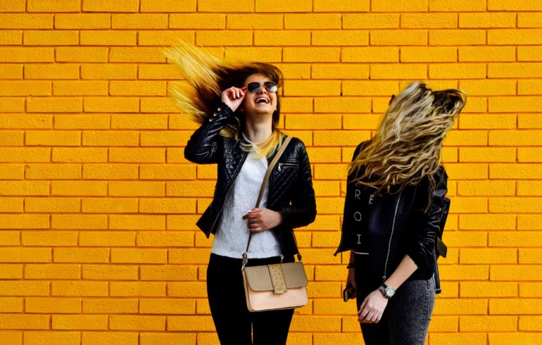 How to Turn a Boring Scene into a Full Street Photography Session
