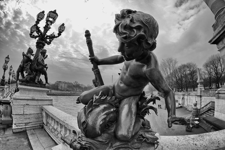 Street Photography With a Super Wide Angle