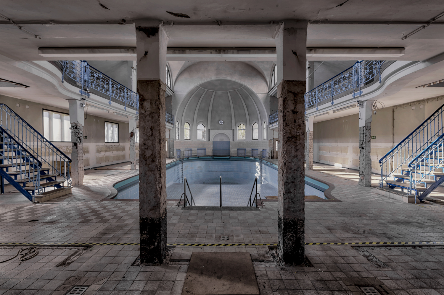 These Urban Decay Photos Turn Abandoned Buildings Into Work of Art