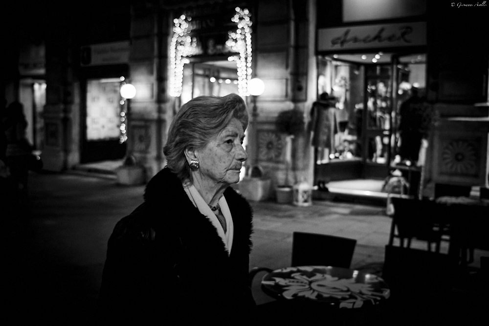 Giovanni Aiello Captures Candid And Spontaneous Moments in the Street