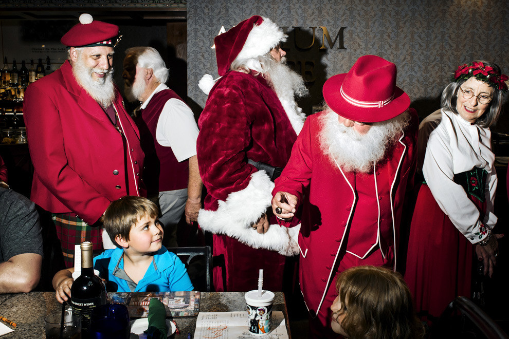 The World’s Largest Santa Claus Convention