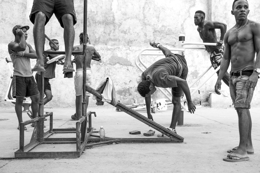 Sam Parkes Shows the Poetic Side to Cuba's Everyday Scenes