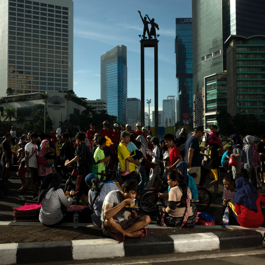 Josh Estey Sheds Light on Life in Jakarta's Congested Streets