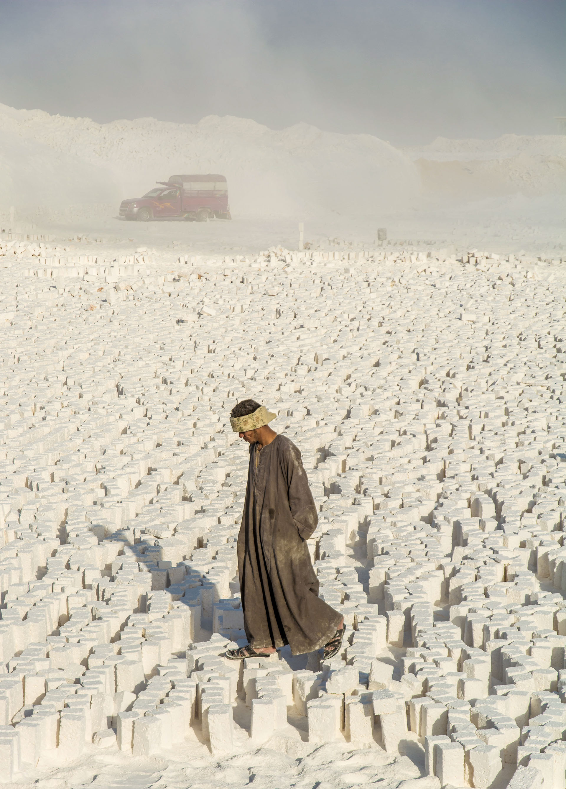 Anas Kamal Documents the Hazards of Lime Quarrying in Egypt