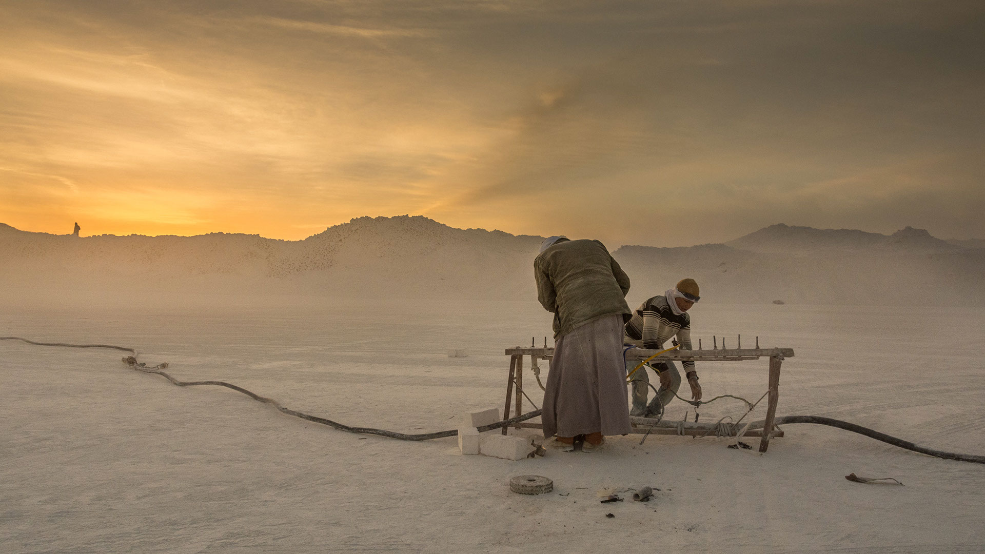 Anas Kamal Documents the Hazards of Lime Quarrying in Egypt