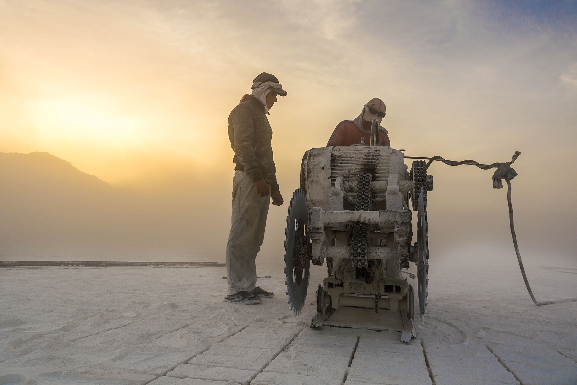 Anas Kamal Documents the Hazards of Lime Quarrying in Egypt