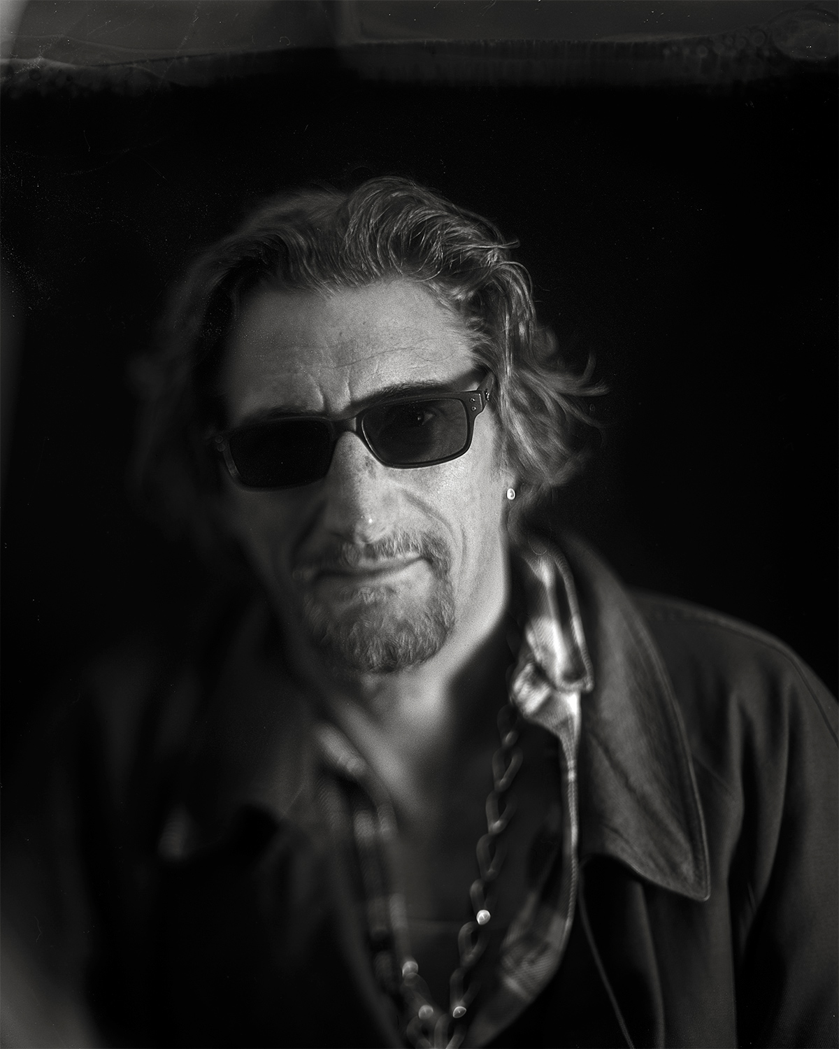 Dramatic Black and White 4x5 Portraits by Andy Lee