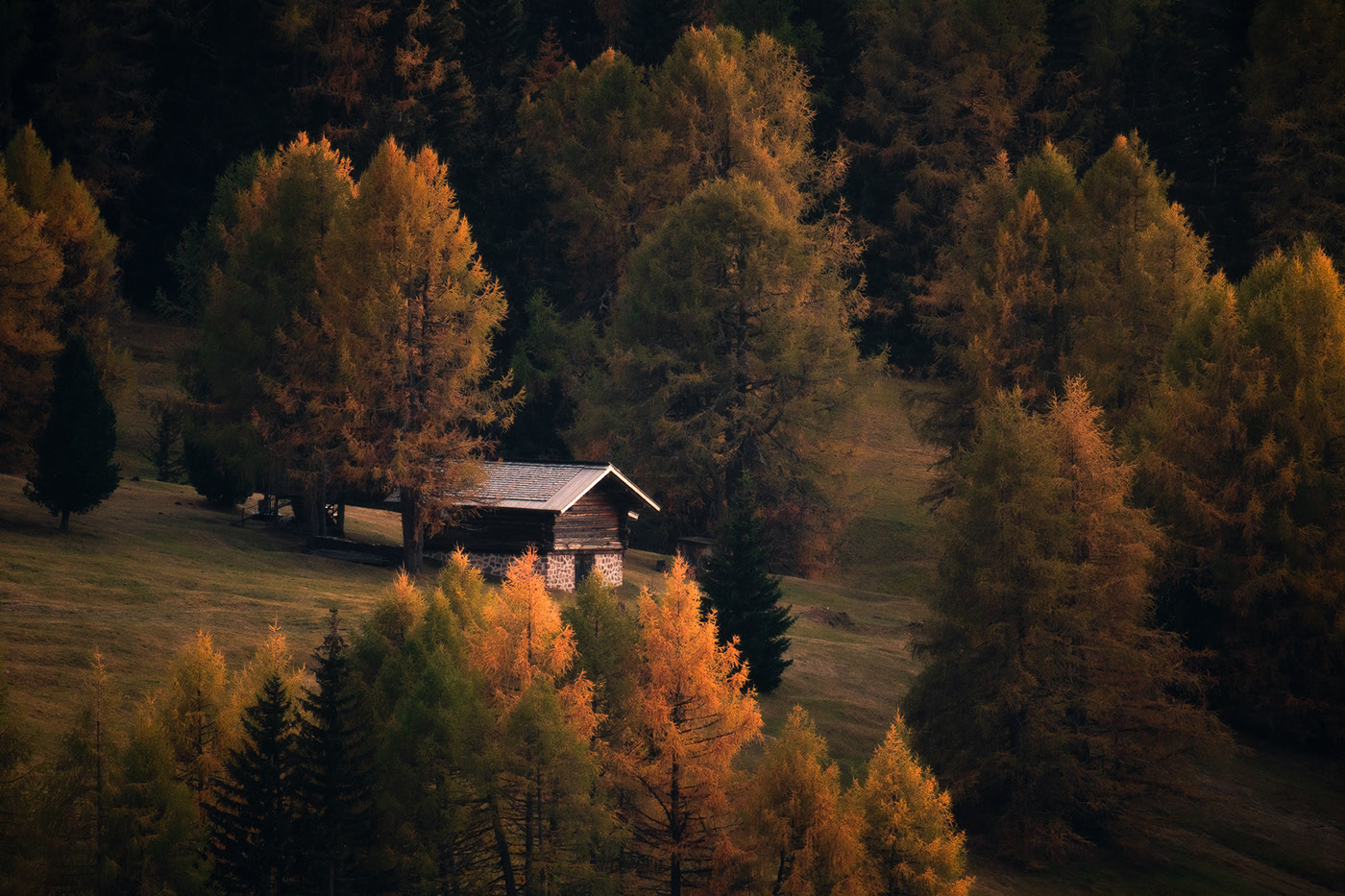 Stian Klo: Stunning Color Palette of Northern Italy's Autumn Landscapes