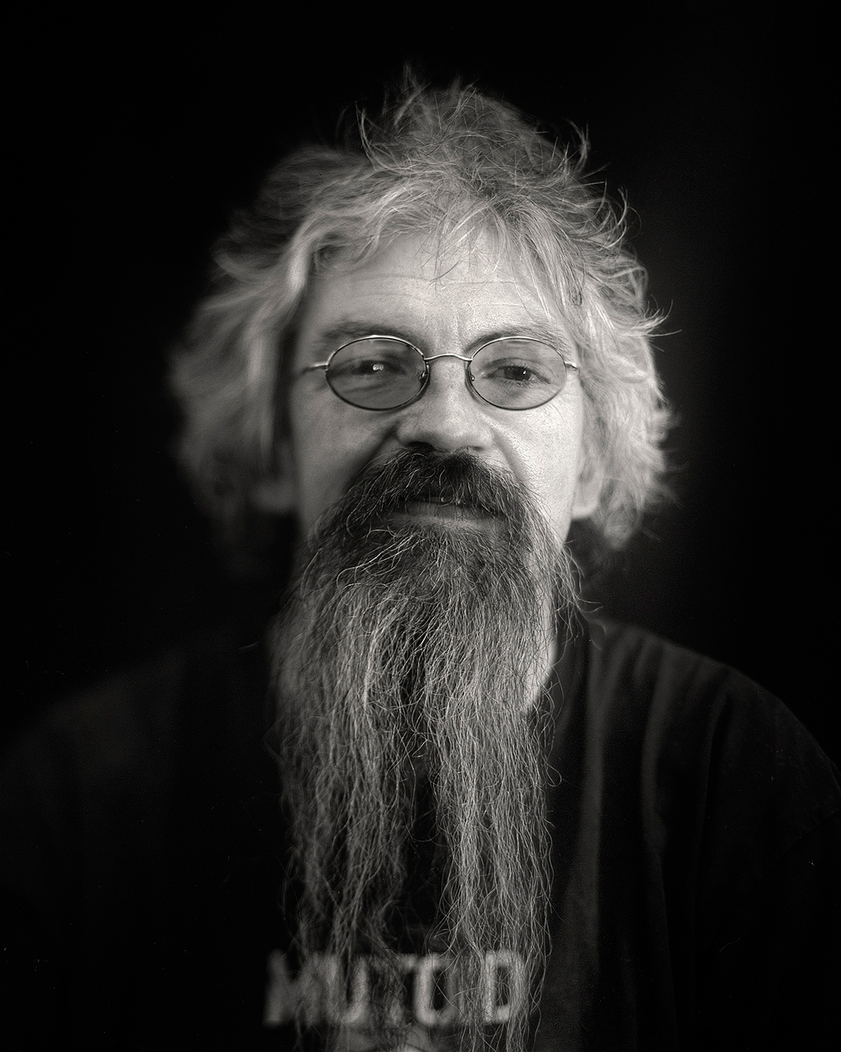 Dramatic Black and White 4x5 Portraits by Andy Lee