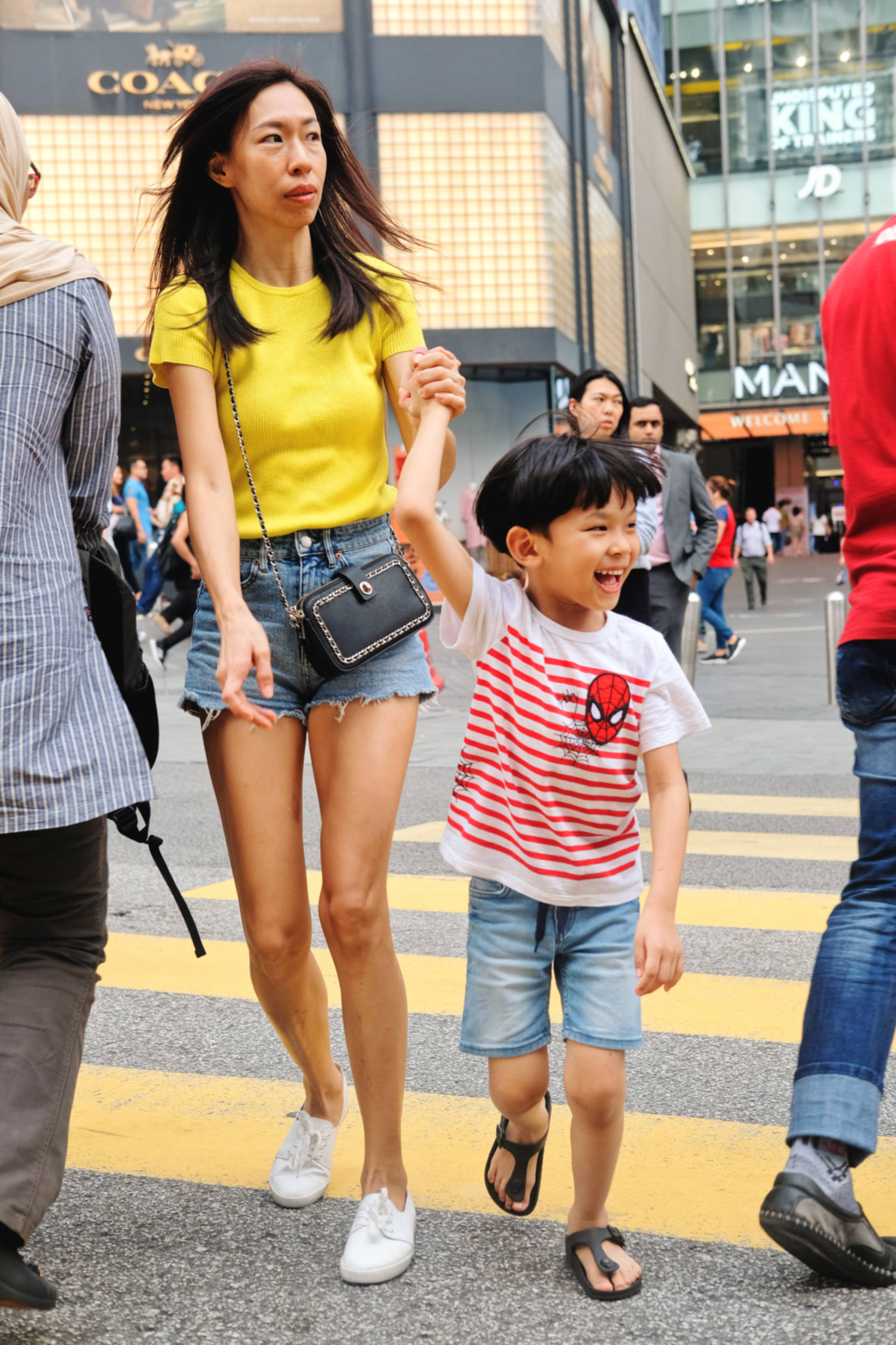 A Total Noob Photographer's Introduction to Street Photography