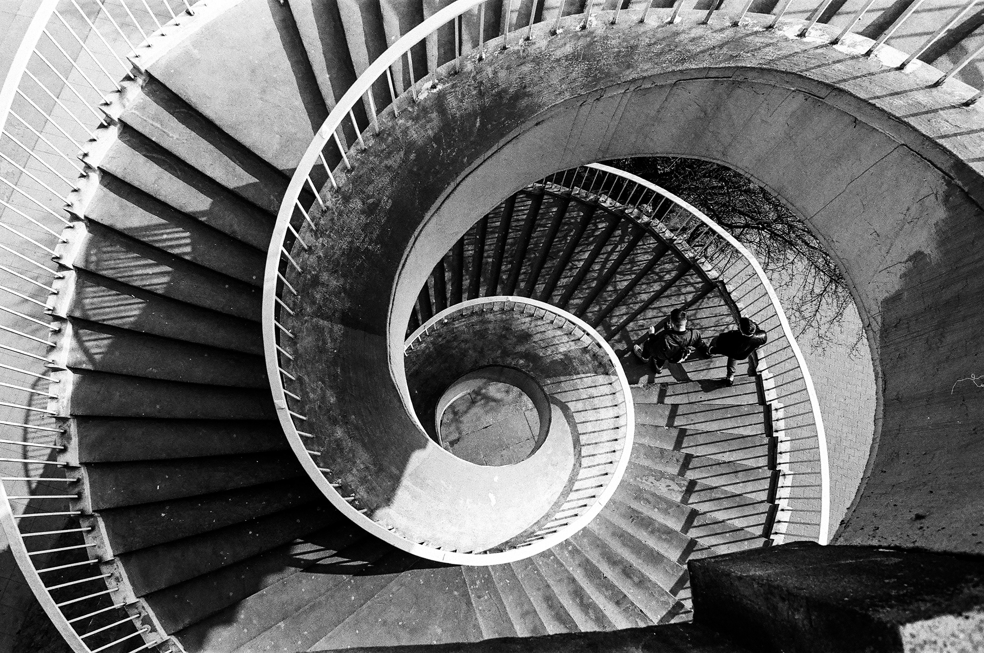 Erik Witsoe Uses Rollei Superpan 200 to Shoot Street Photography