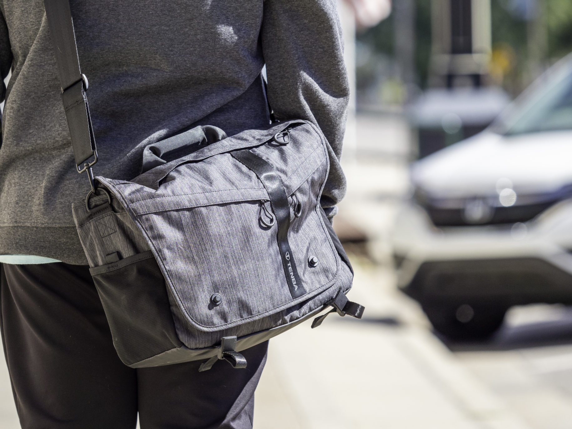 7 Stylish and Affordable Camera Bags You Can Buy For Under $150
