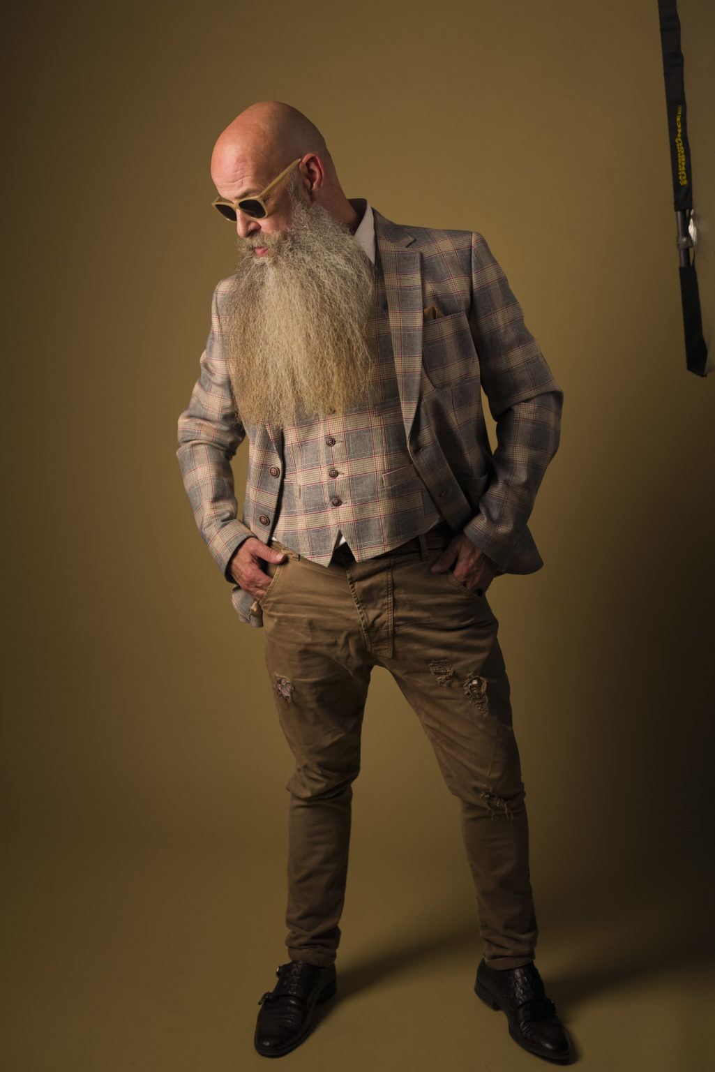 Portrait Photography Tips: How to Pose the Arms (And What Not to Do)
