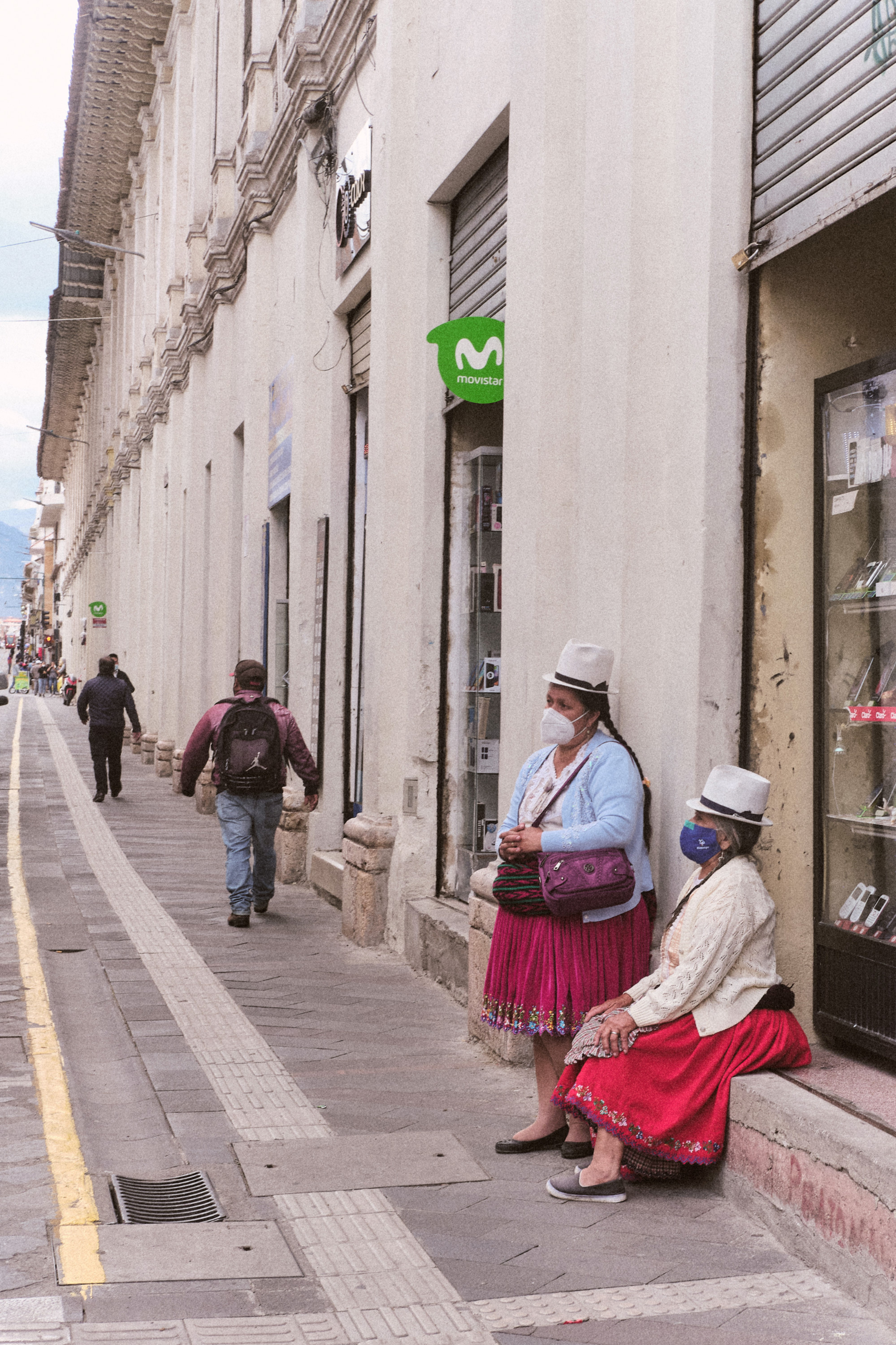 5 Reasons It's Better to Shoot Street Photography in Small Towns