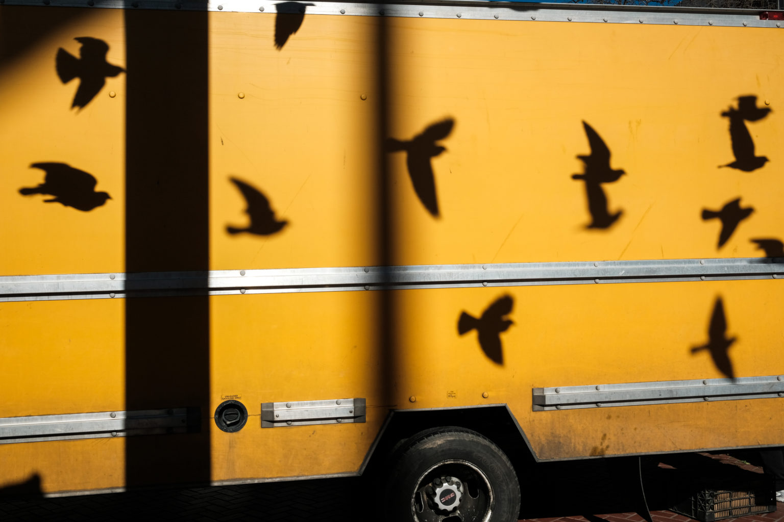 Jack Simpson Gets Beautiful Street Photographs with His Fuji Cameras
