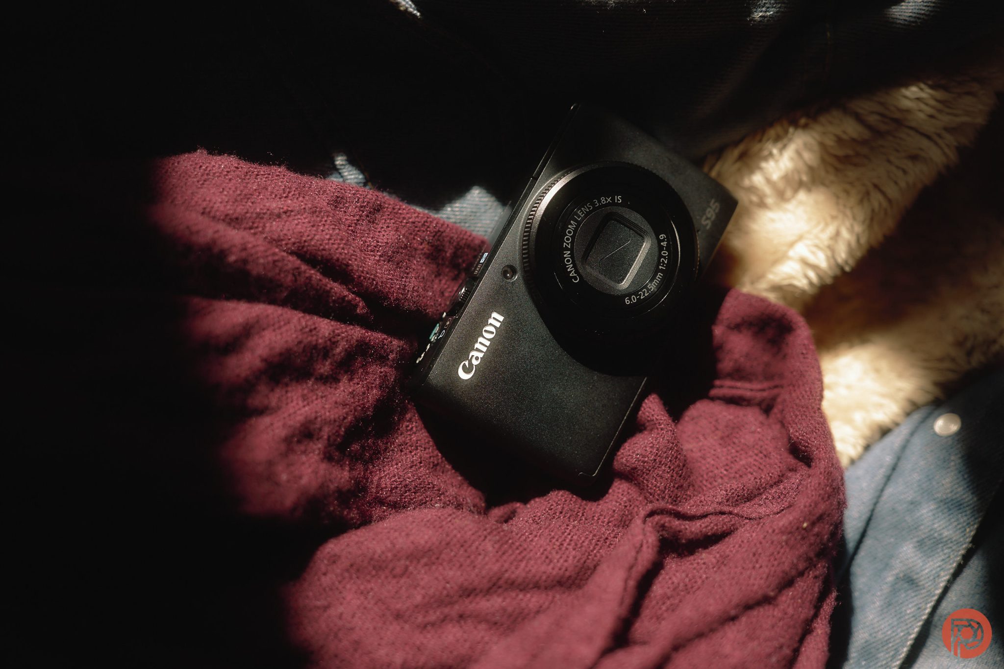 This Camera Trick Turns Old Compacts Into Creative Tools