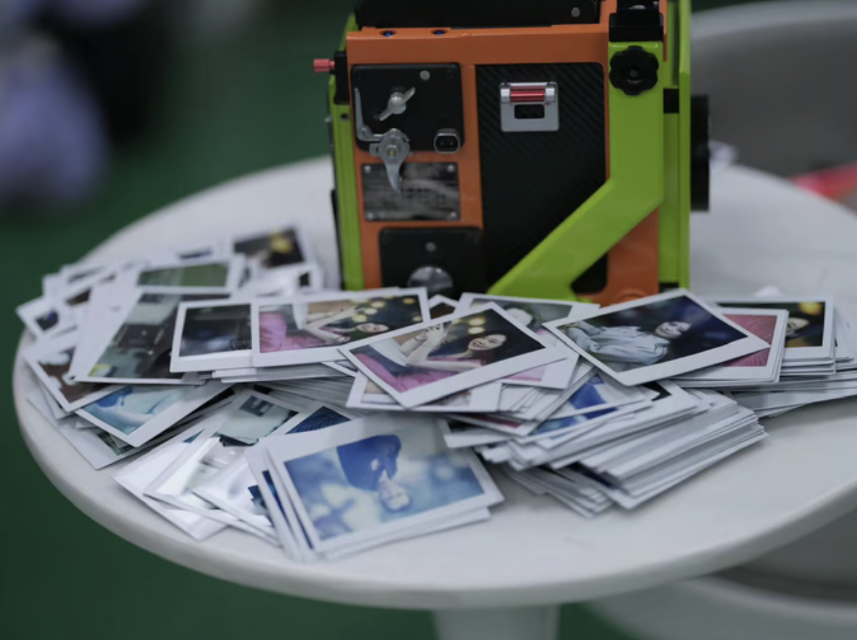 Kickstarter Drops the Ultimate Large Format Camera for Portraits!