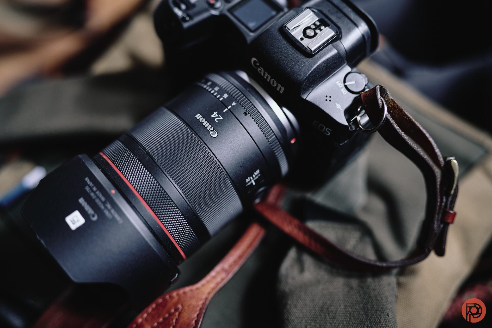 The First Adapter That Lets Leica Lenses Autofocus on Canon RF